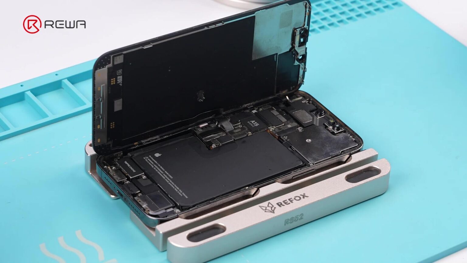 No-Solder Fix for Face ID Not Working on iPhone 13–15 Series (New ...